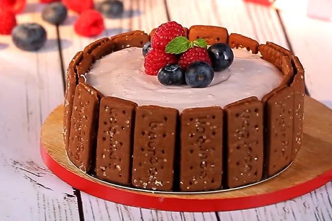 Bourbon biscuit cake store